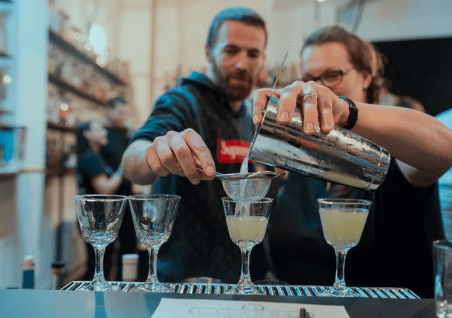 Compact cocktail course in Berlin-Kreuzberg | konfetti