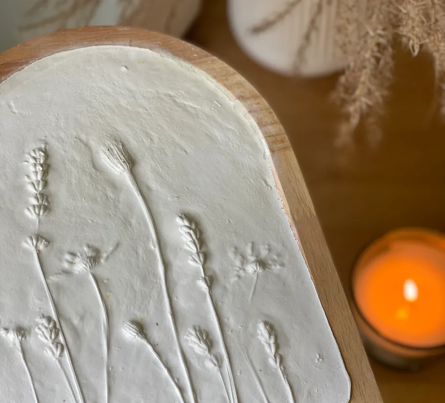 Art course in Dresden: Plaster wall panno “Flowers/Plants” | konfetti